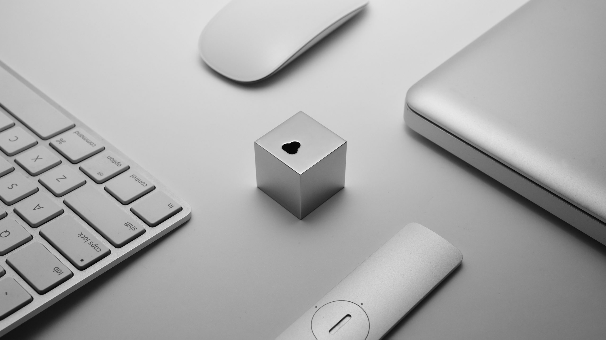 Q dock - One Object Design Studio